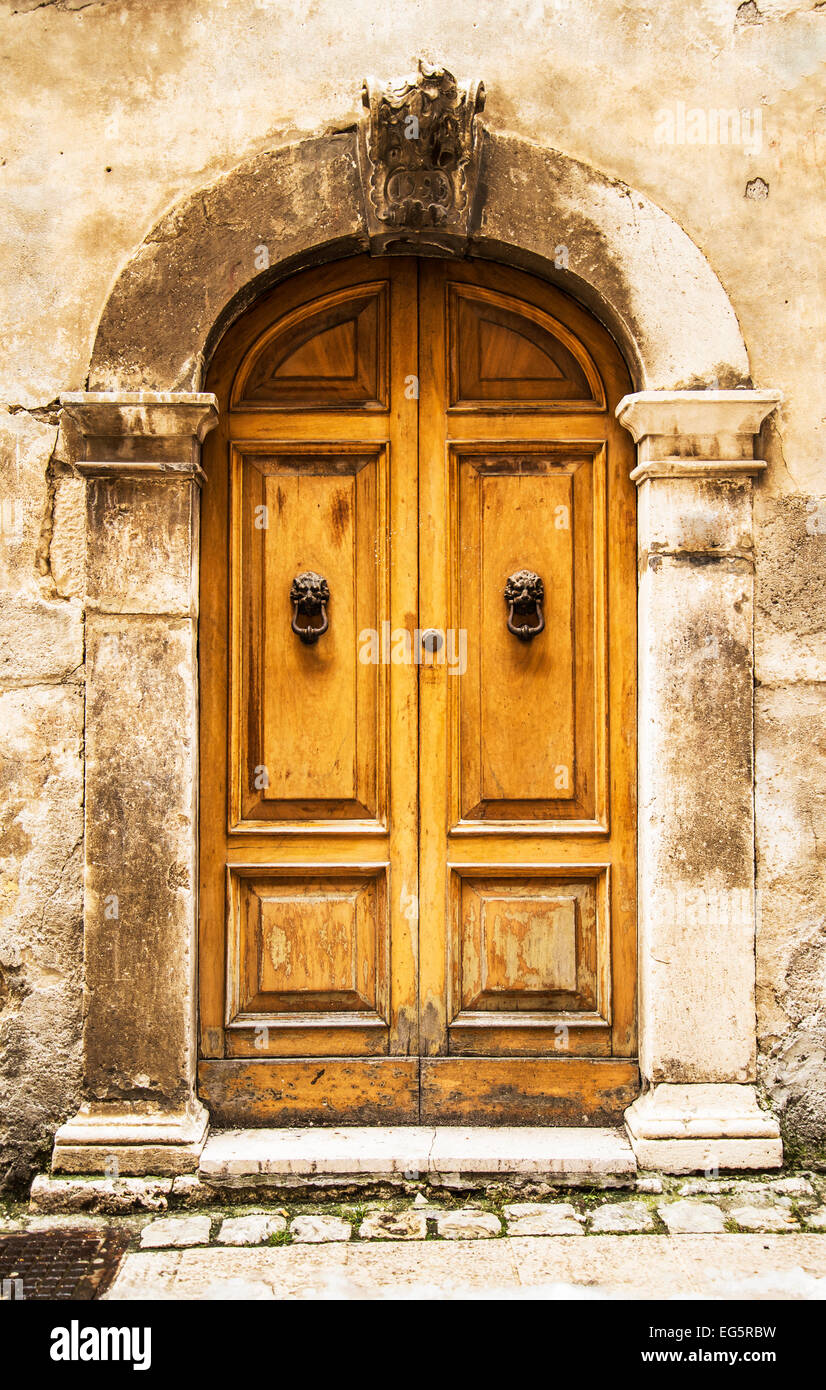 Small village italy hi-res stock photography and images - Alamy