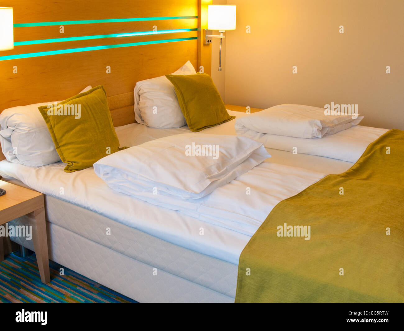 Room with single bed hi-res stock photography and images - Alamy