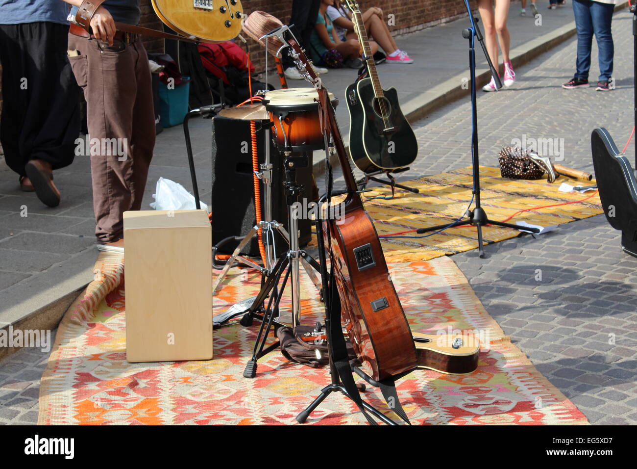Artists perform in the street Stock Photo - Alamy