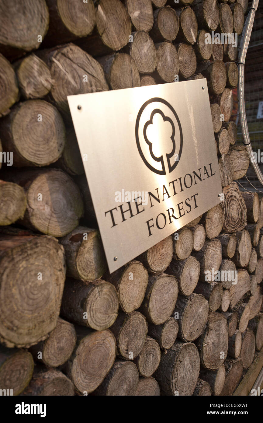National forest sign hi-res stock photography and images - Alamy