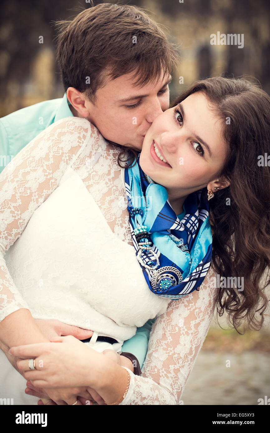 Romantic hug sunny portrait couple man woman Stock Photo - Alamy