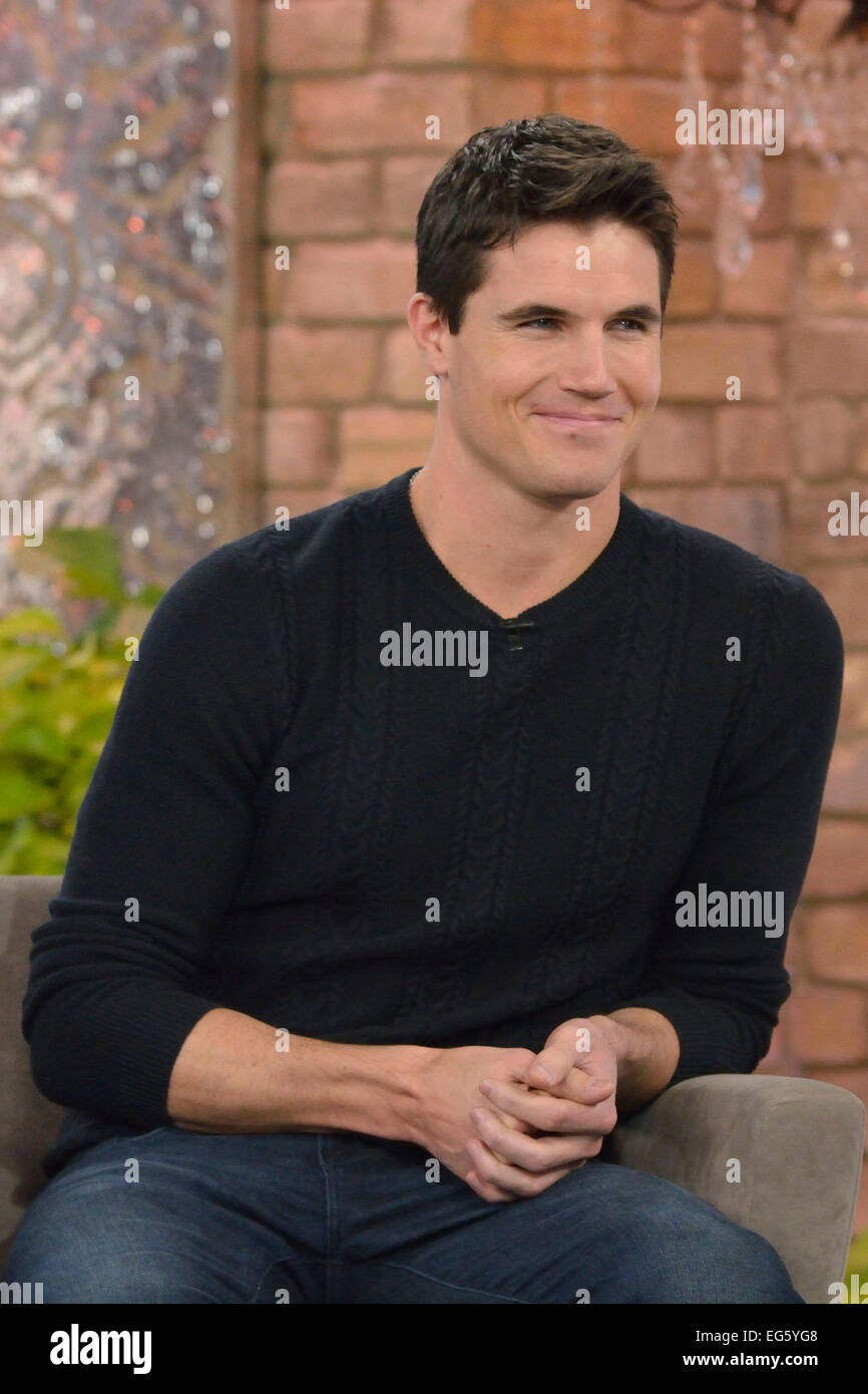 Robbie amell hi-res stock photography and images - Alamy