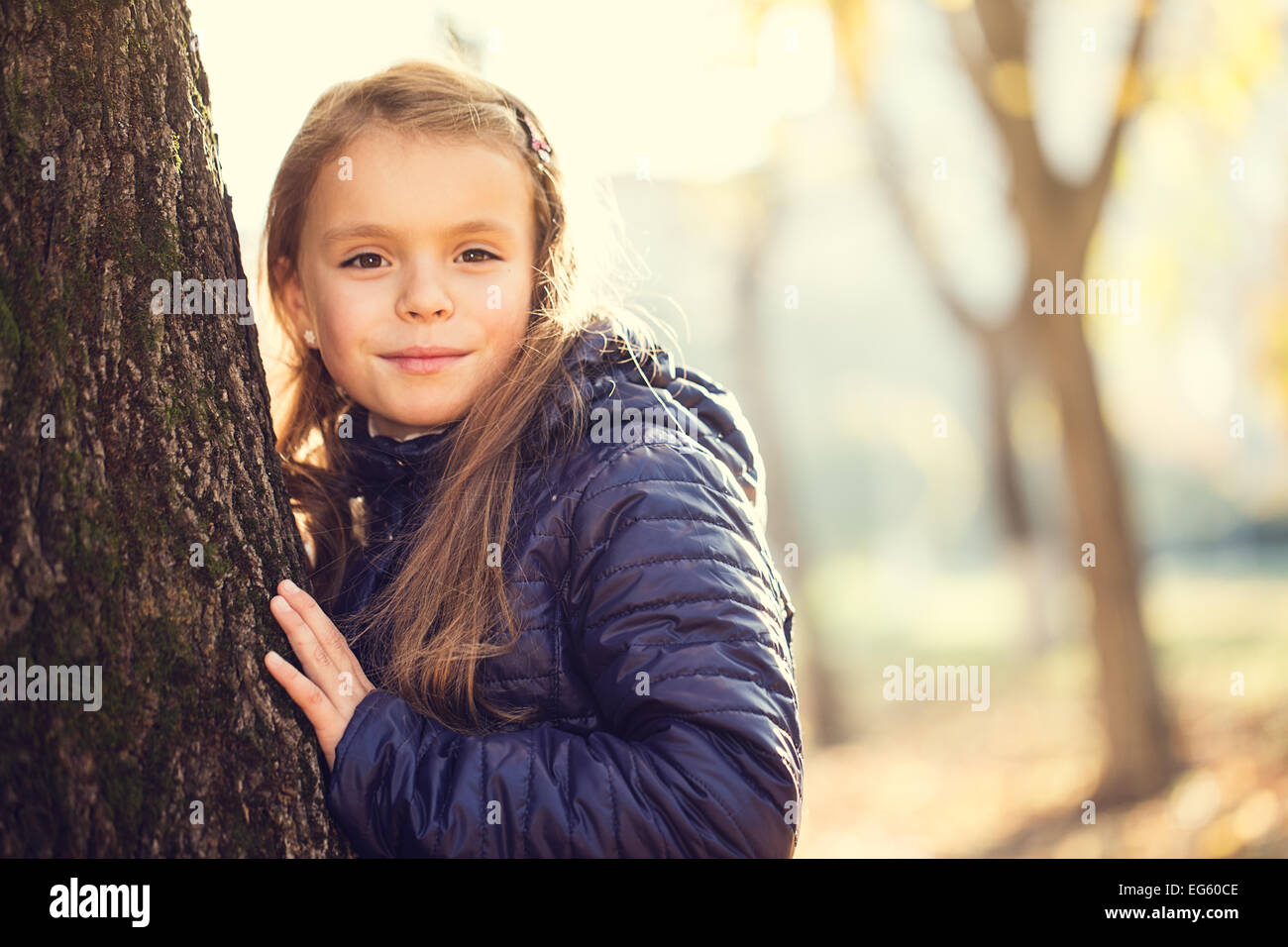 girl autumn park portrait near the tree Stock Photo - Alamy