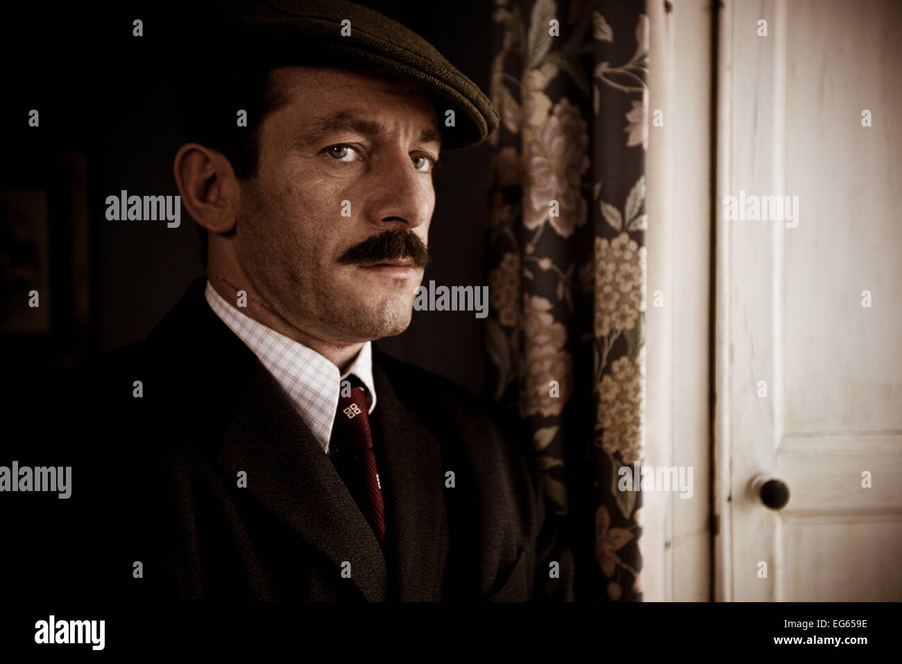 SKELETONS (2010) JASON ISAACS NICK WHITFIELD (DIR) MOVIESTORE ...