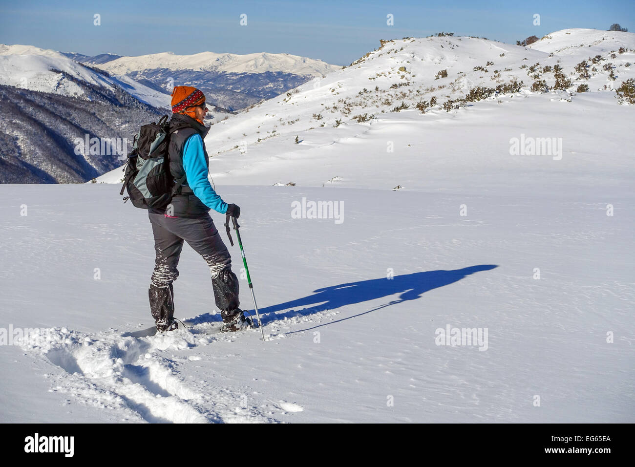 Female snowshoeing in fresh deep snow, Plateau de Beille Pyrenees Stock ...