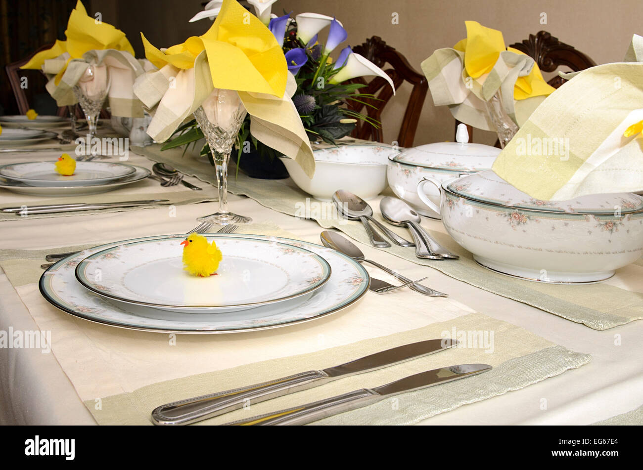 Dining table set for easter lunch Stock Photo - Alamy