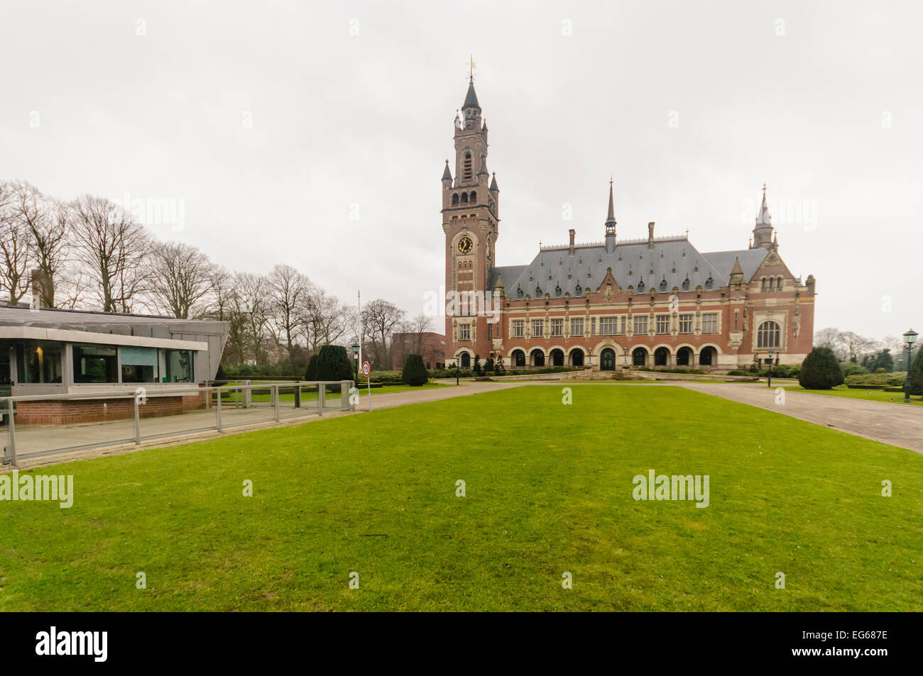 Dutch supreme court building hi-res stock photography and images - Alamy