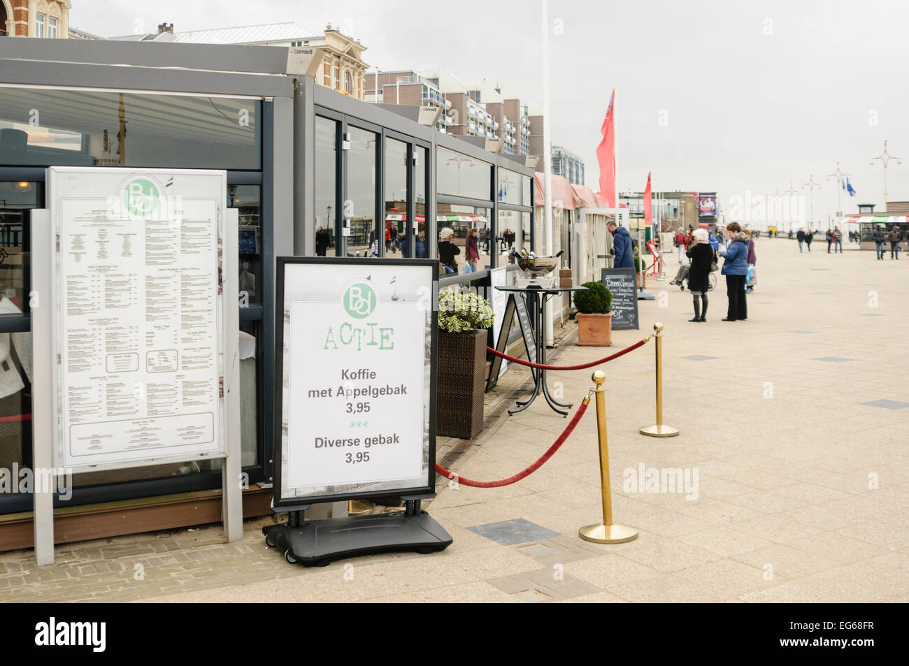Restaurants at Scheveningen strand promenade Stock Photo - Alamy