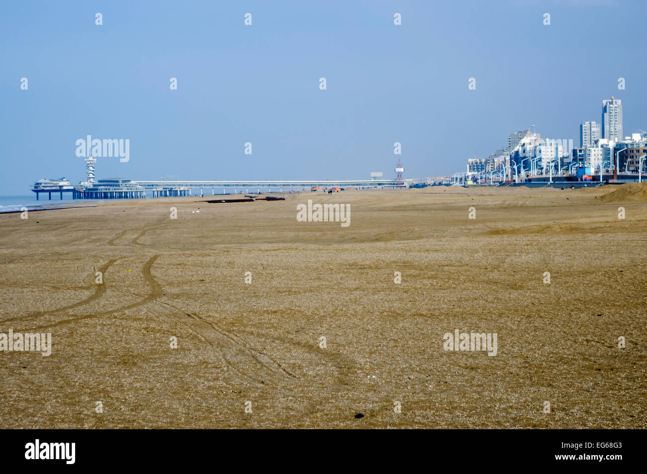 Scheveningen Strand, looking towards the pier Stock Photo - Alamy