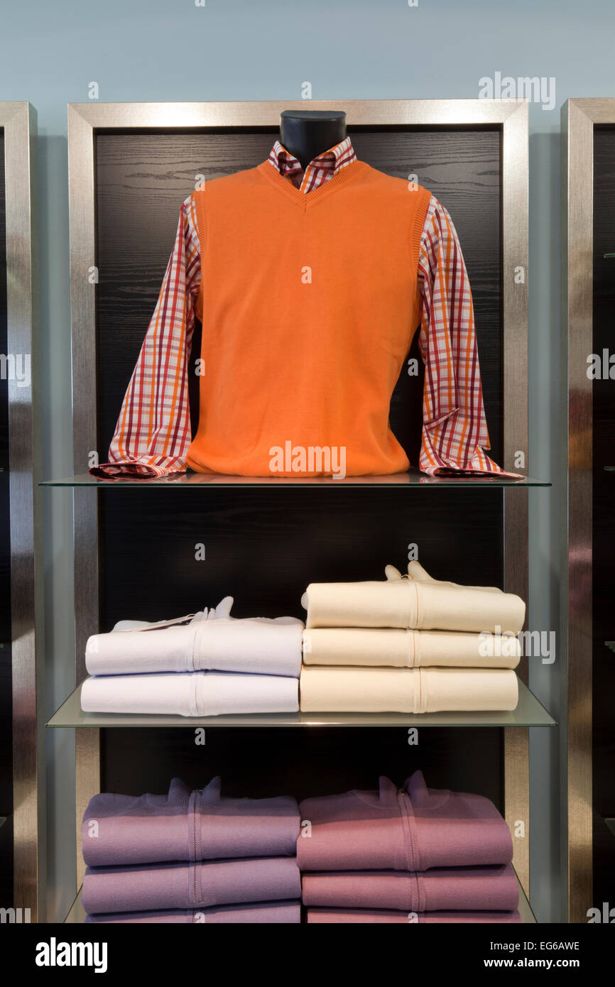 Mannequin mall hi-res stock photography and images - Alamy
