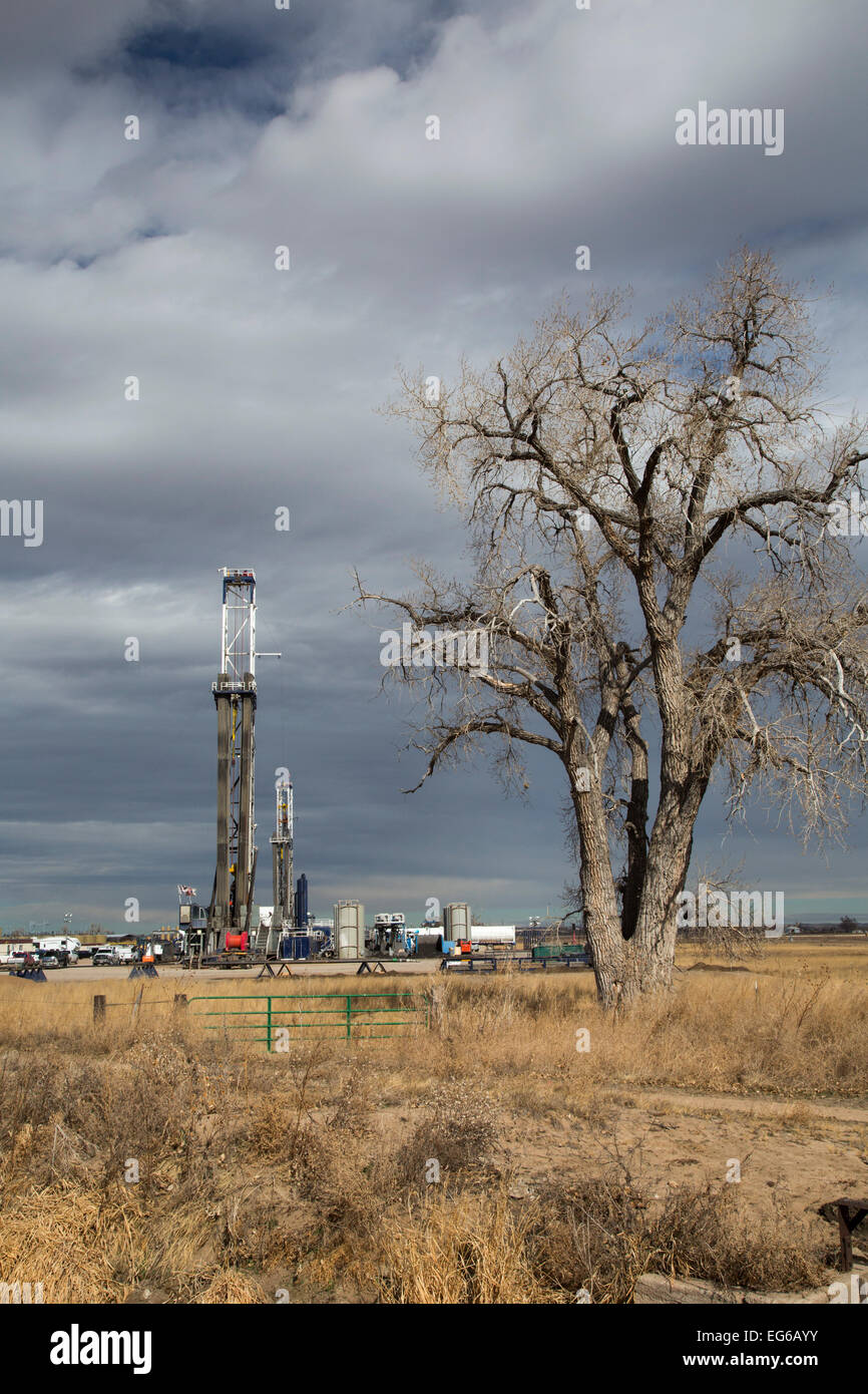 Kersey, Colorado - Oil drilling rigs on farmland Stock Photo - Alamy