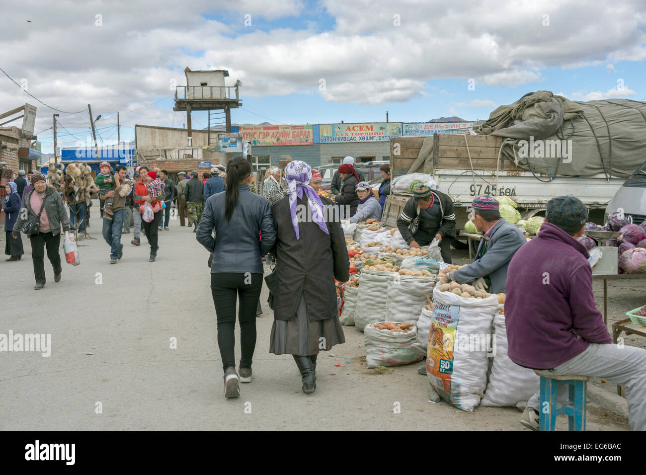 Mongolia market hi-res stock photography and images - Alamy