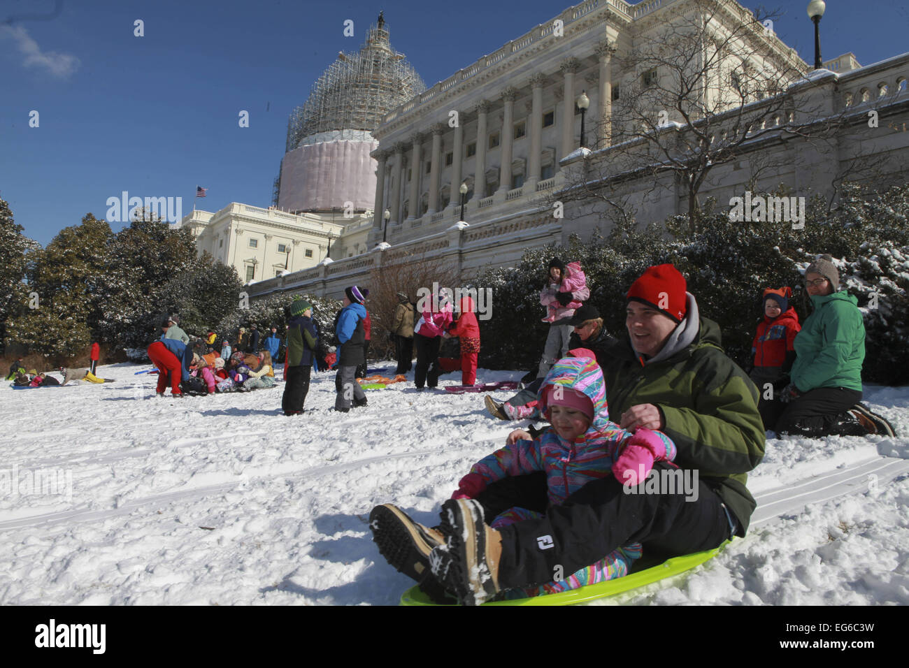 Washington, D.C, USA. 17th Feb, 2015. Families enjoy the snow day by ...