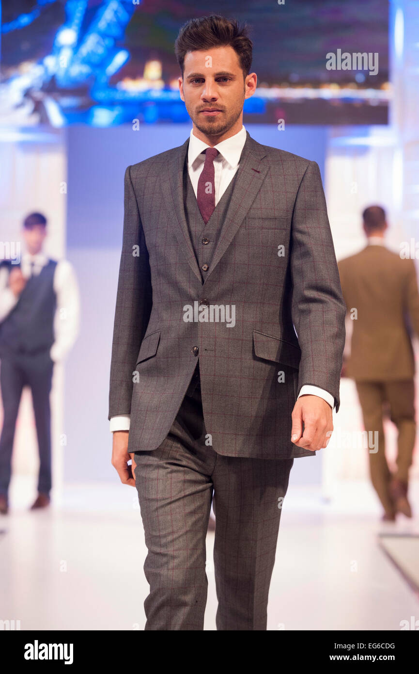 Tailoring models hi-res stock photography and images - Alamy