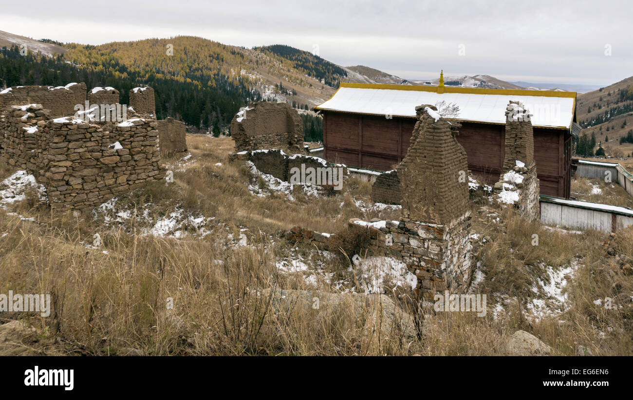 Looking down the valley from Togchin temple ruins to Manzushir ...