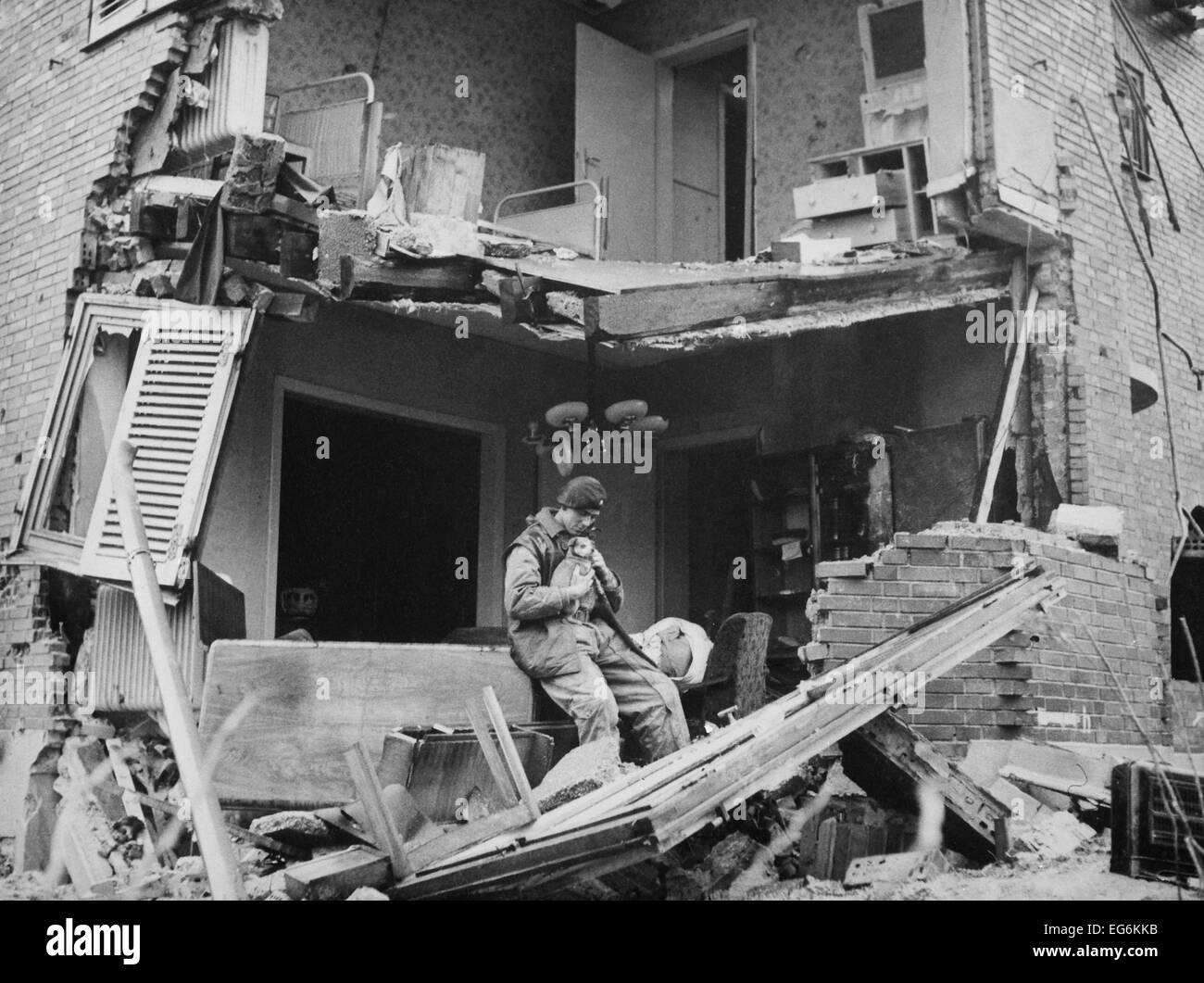 World war 2 british soldiers hi-res stock photography and images - Alamy