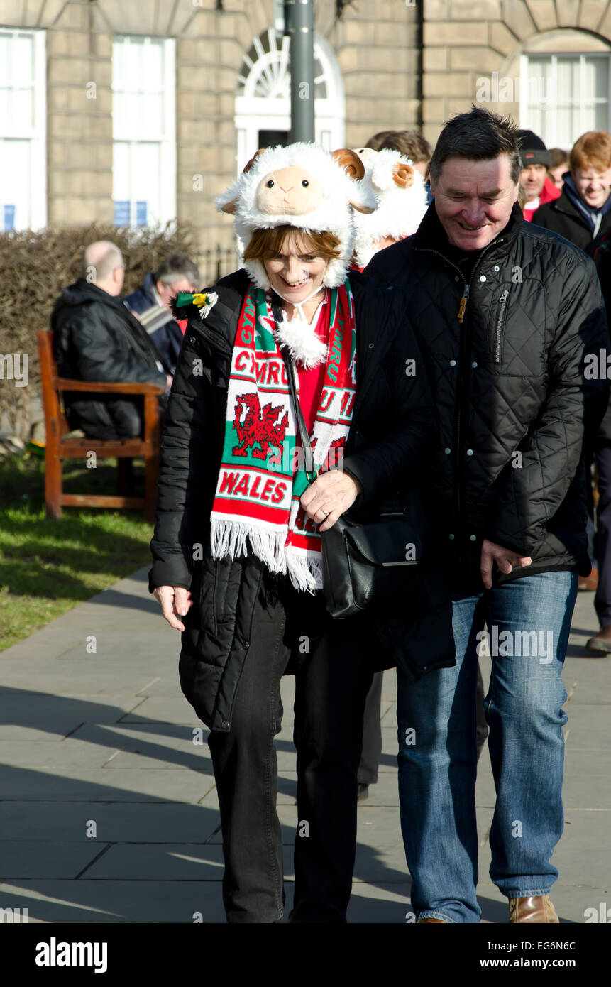 Welsh rugby fans in the centre of Edinburgh before the 6-Nations ...