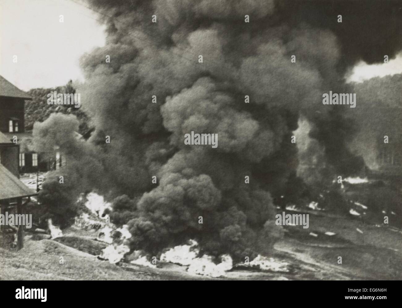 Scorched earth policy ww2 hi-res stock photography and images - Alamy