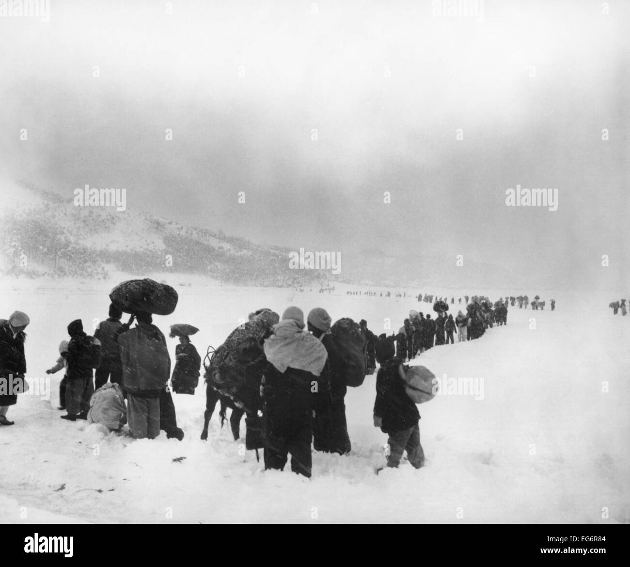Refugees and belongings hi-res stock photography and images - Alamy