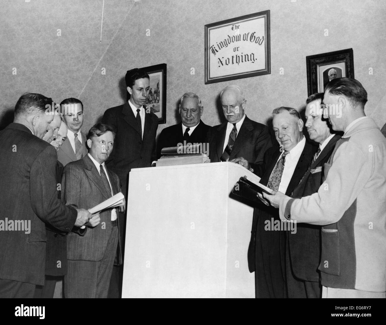 Polygamists hi-res stock photography and images - Alamy