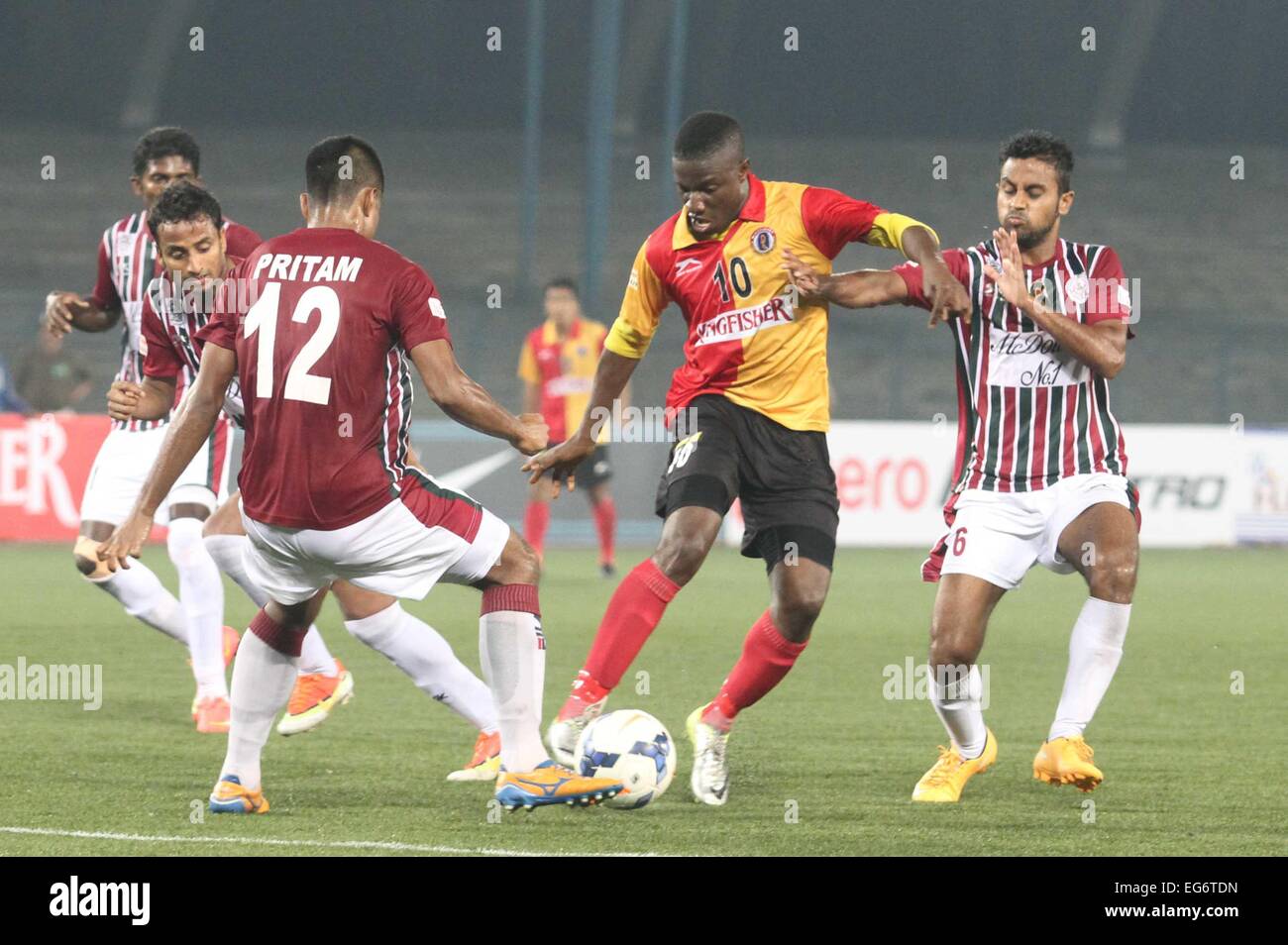 Kolkata, India. 17th Feb, 2015. Players in action during Mohun Bagan vs ...