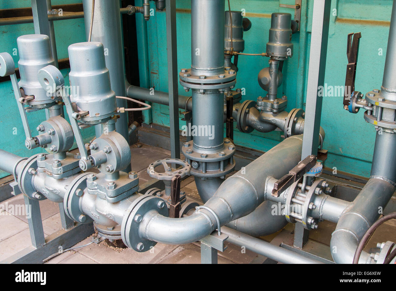 Station fittings hi-res stock photography and images - Alamy