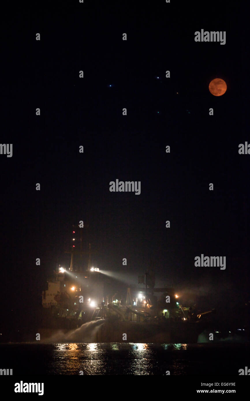 Kochi Cochin docks by night Stock Photo - Alamy