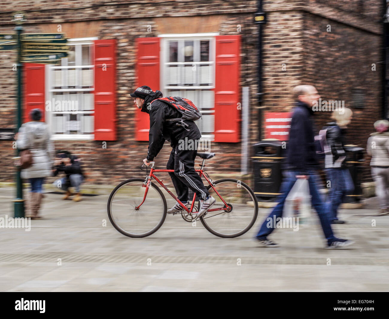 Commuter on bike hi-res stock photography and images - Alamy