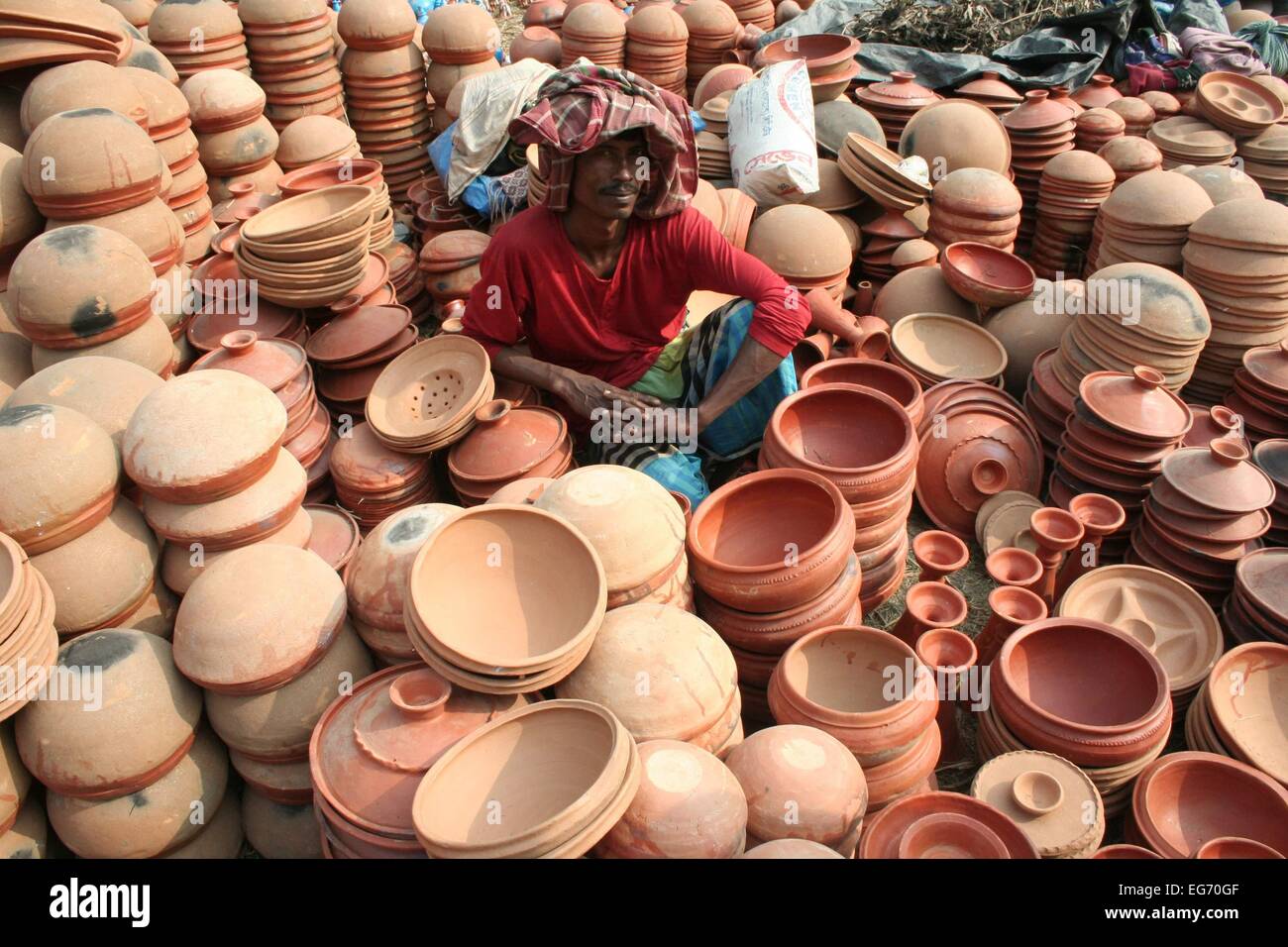 A vendor sell Traditional earthen pottery in Dhaka Stock Photo - Alamy