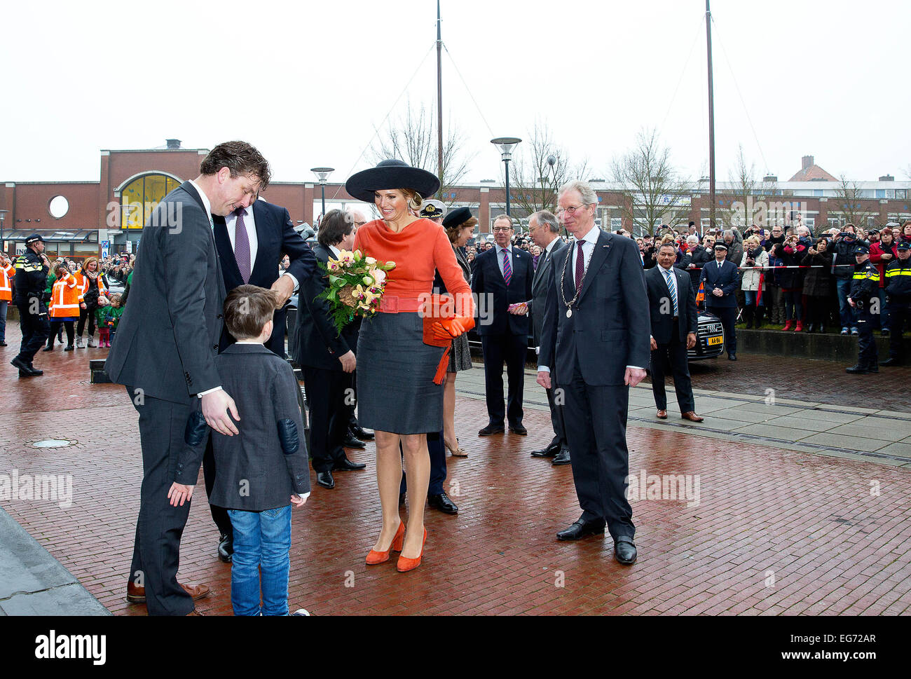 Dutch Queen Maxima and King Willem-Alexander visiting the Emmer ...