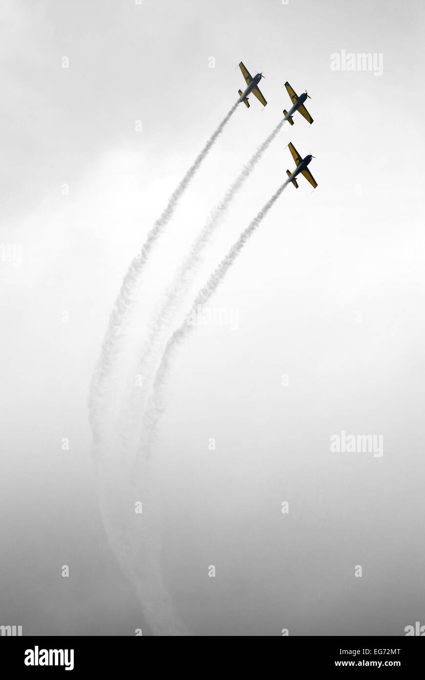 Propeller aerobatic aircraft formation flying hi-res stock photography ...