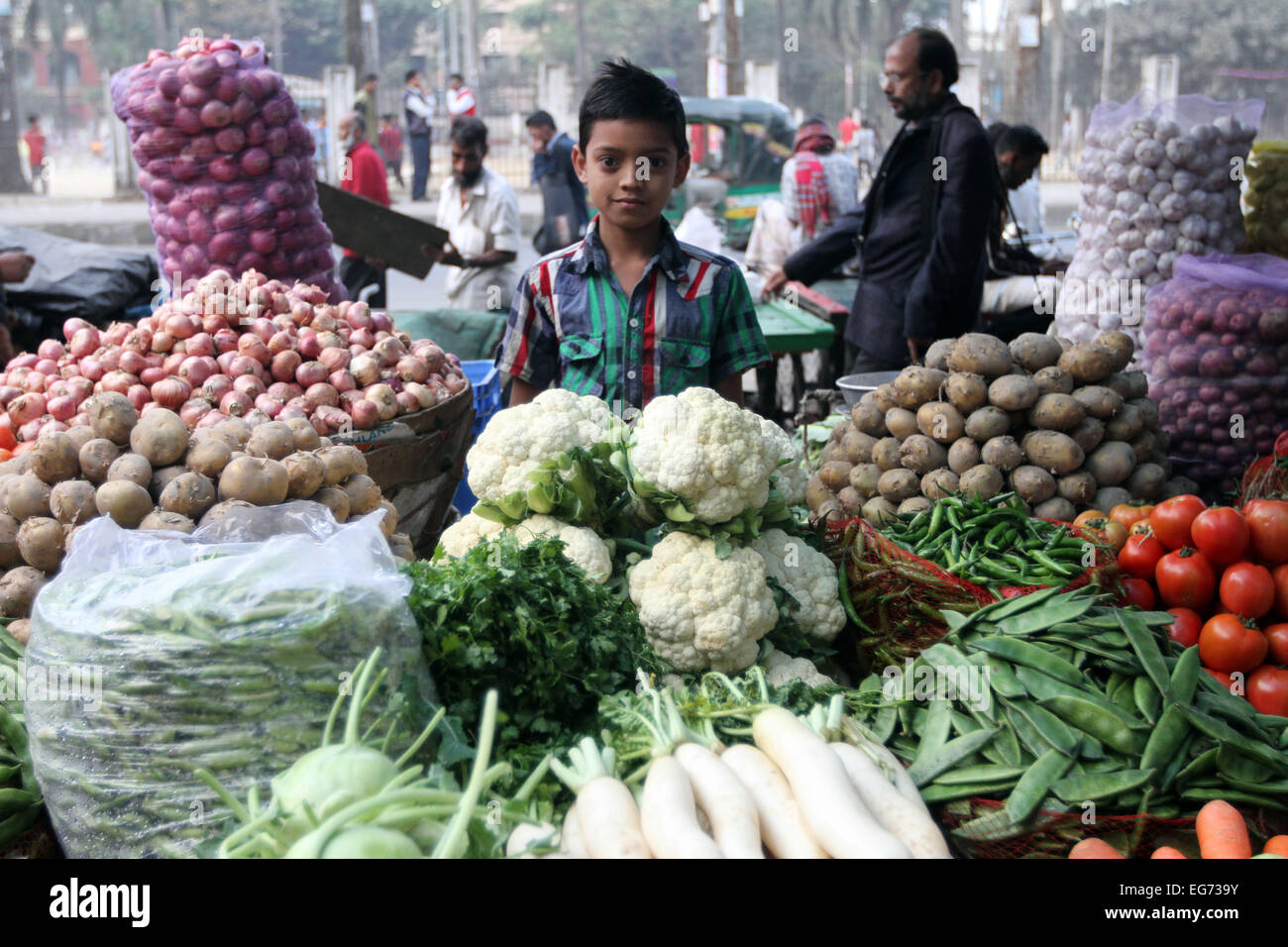 Fresh Vegetables on a market stall Stock Photo - Alamy