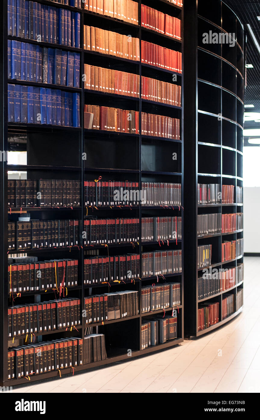 Curved bookshelves, Birmingham library Stock Photo - Alamy