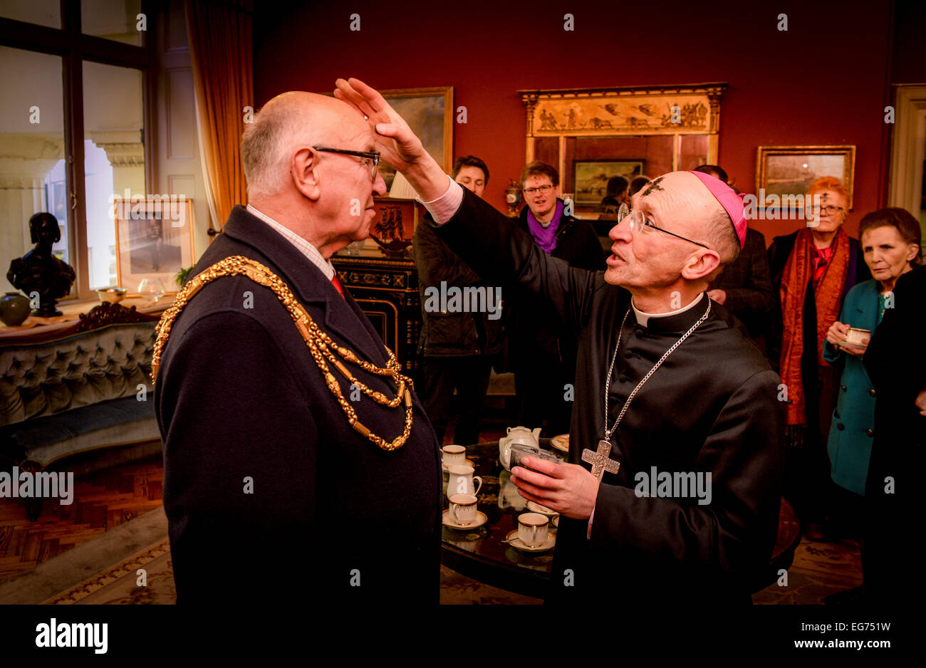 Bishop martin warner hi-res stock photography and images - Alamy