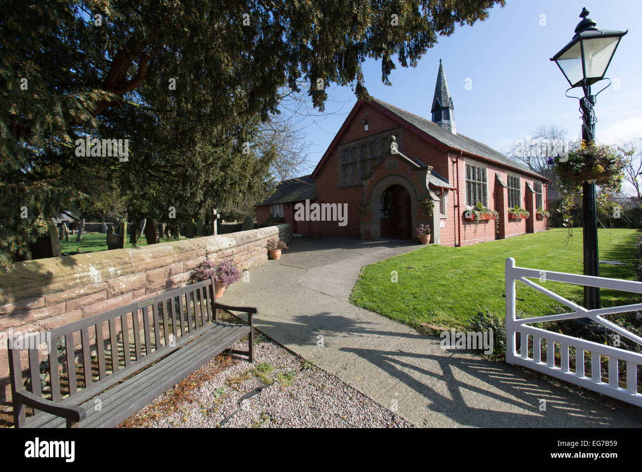 Village of Aldford, England. Picturesque view of Aldford Village Hall ...