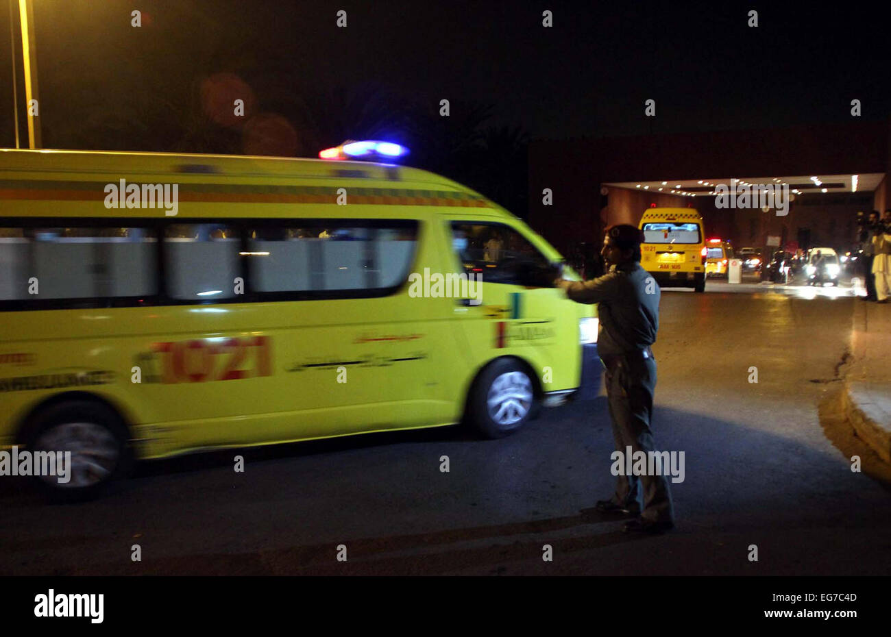 Injured students of APS Peshawar arrive at local hospital for treatment ...