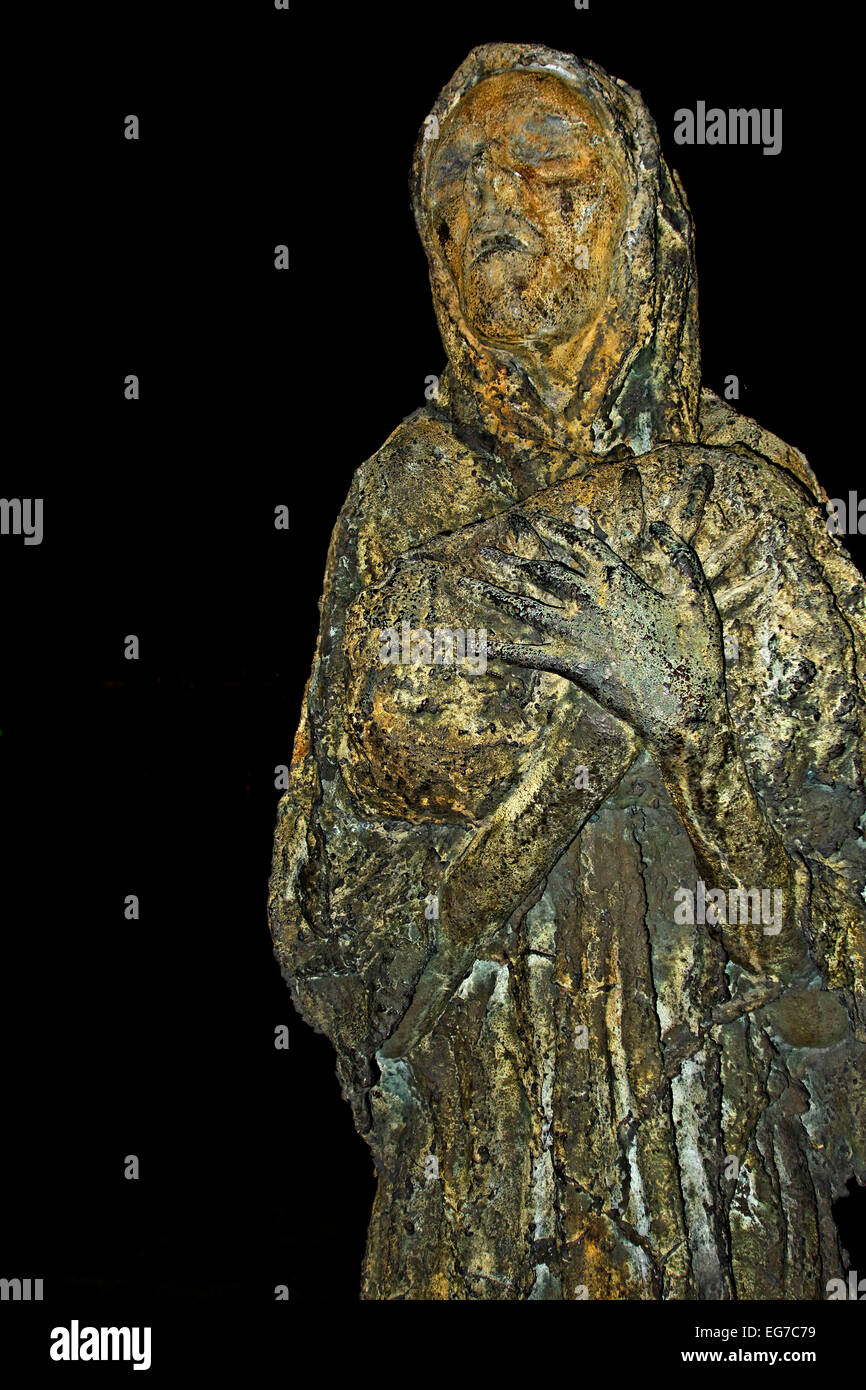 Female Famine figure, Dublin, Republic of Ireland, Europe Stock Photo ...