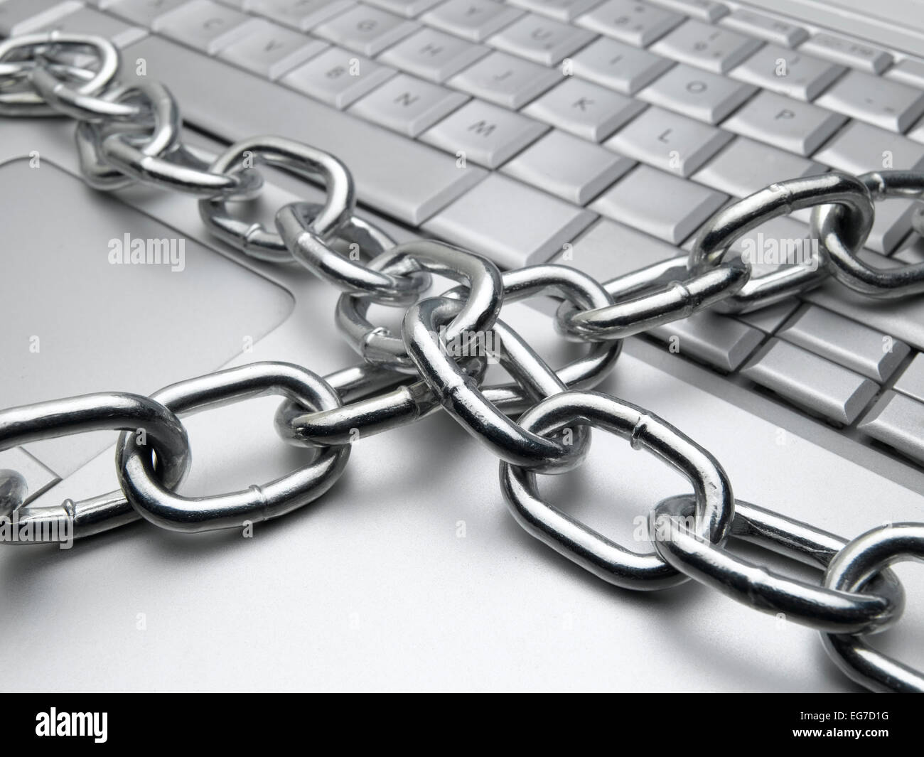 Separation chain hi-res stock photography and images - Alamy