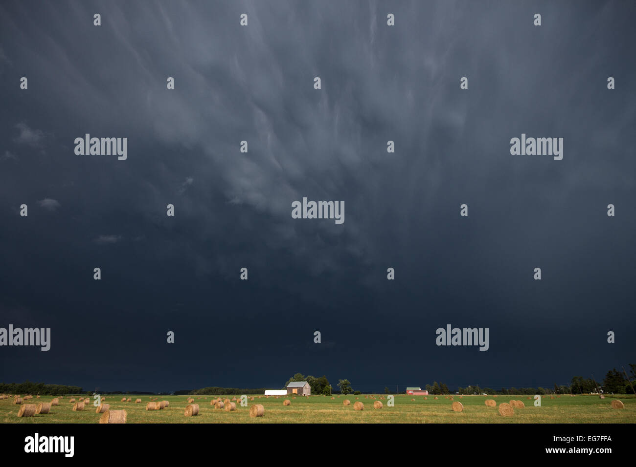 Thunderstorm anvil hi-res stock photography and images - Alamy
