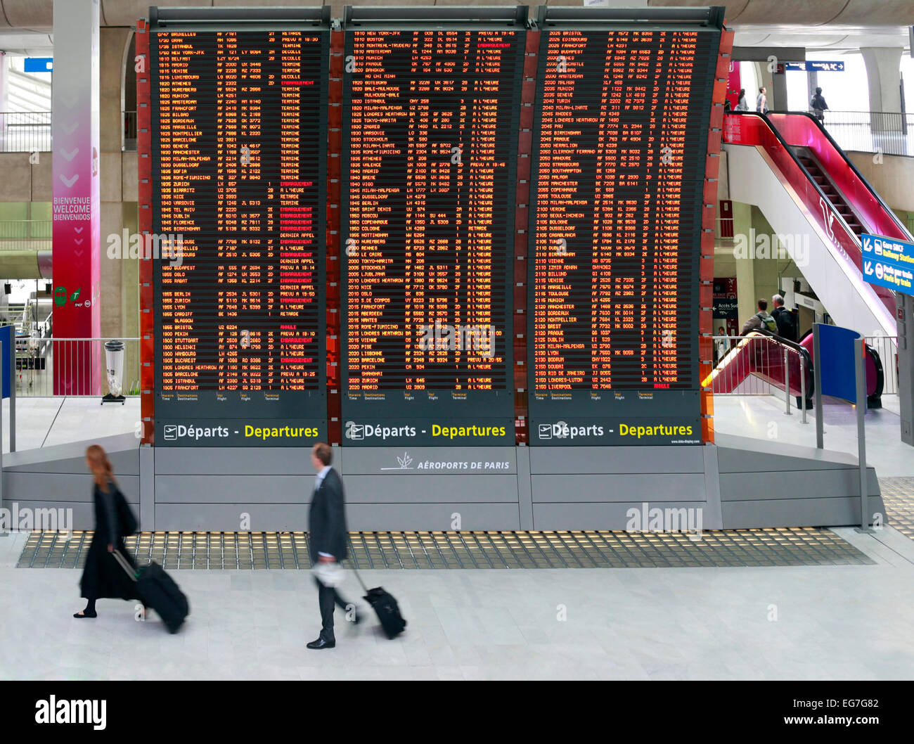 Charles de gaulle airport sign hi-res stock photography and images - Alamy