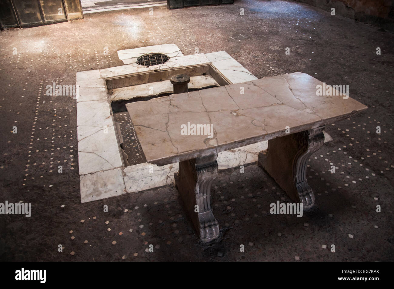 Herculaneum italy vesuvius hi-res stock photography and images - Alamy