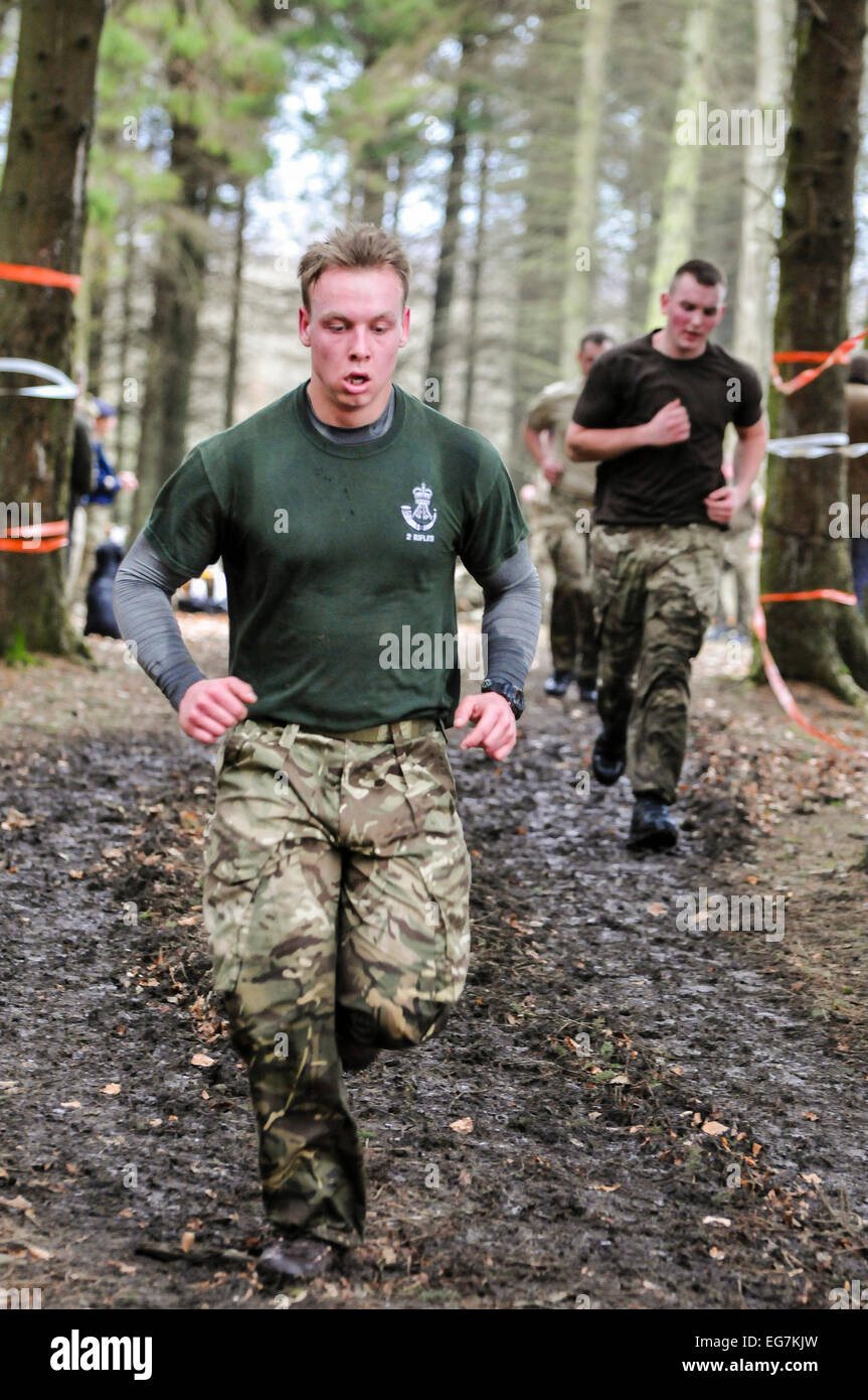 Running runner soldiers army hi-res stock photography and images - Alamy
