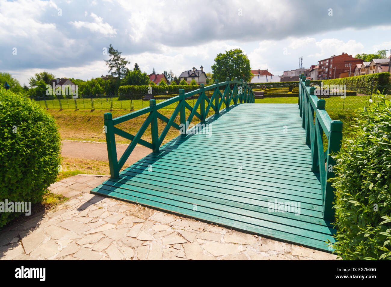 Castle gate footbridge hi-res stock photography and images - Alamy