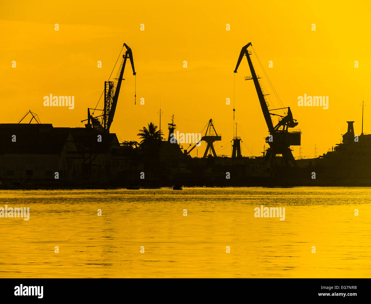 Cuban docks hi-res stock photography and images - Alamy