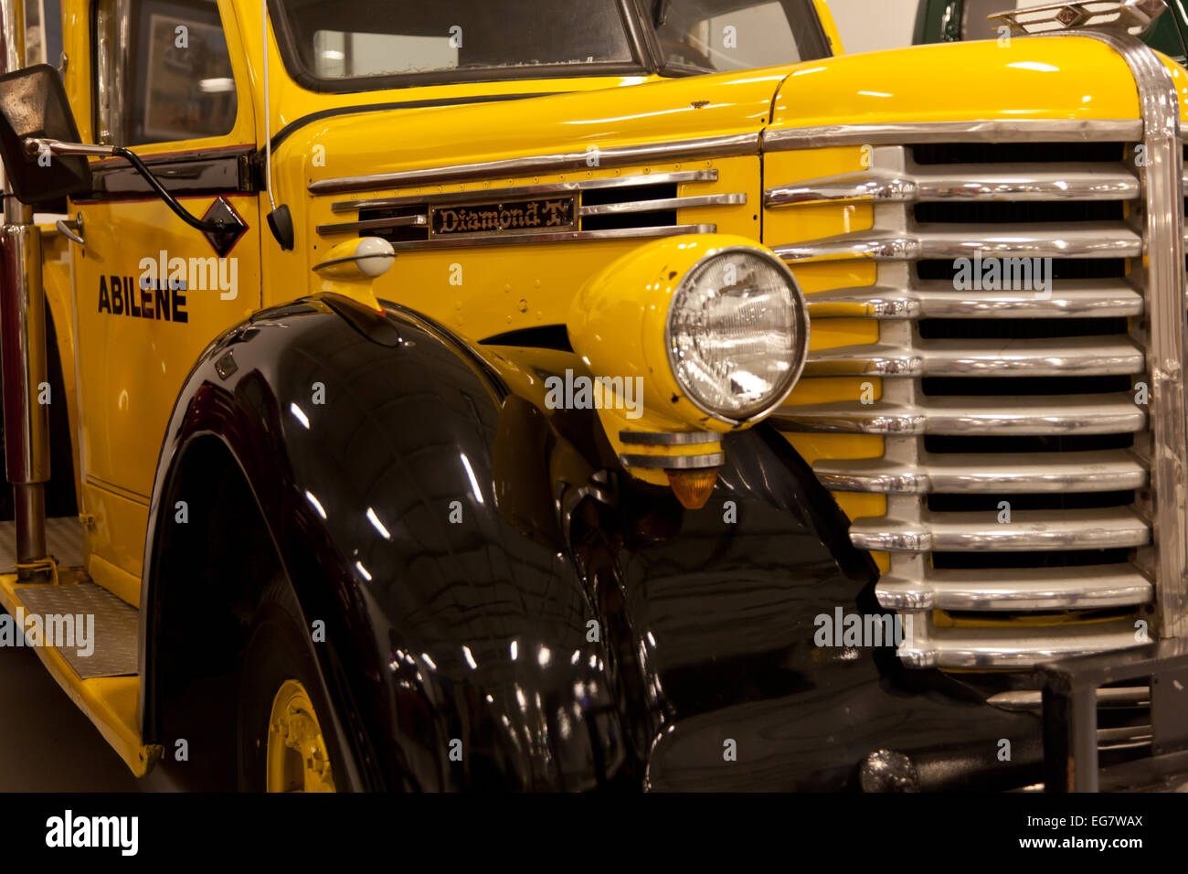 Diamond t truck hi-res stock photography and images - Alamy