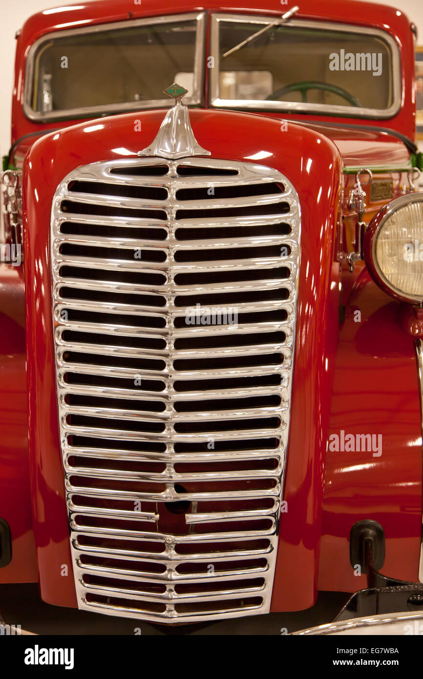 Grill of a red 1941 Diamond T 201 truck Stock Photo - Alamy