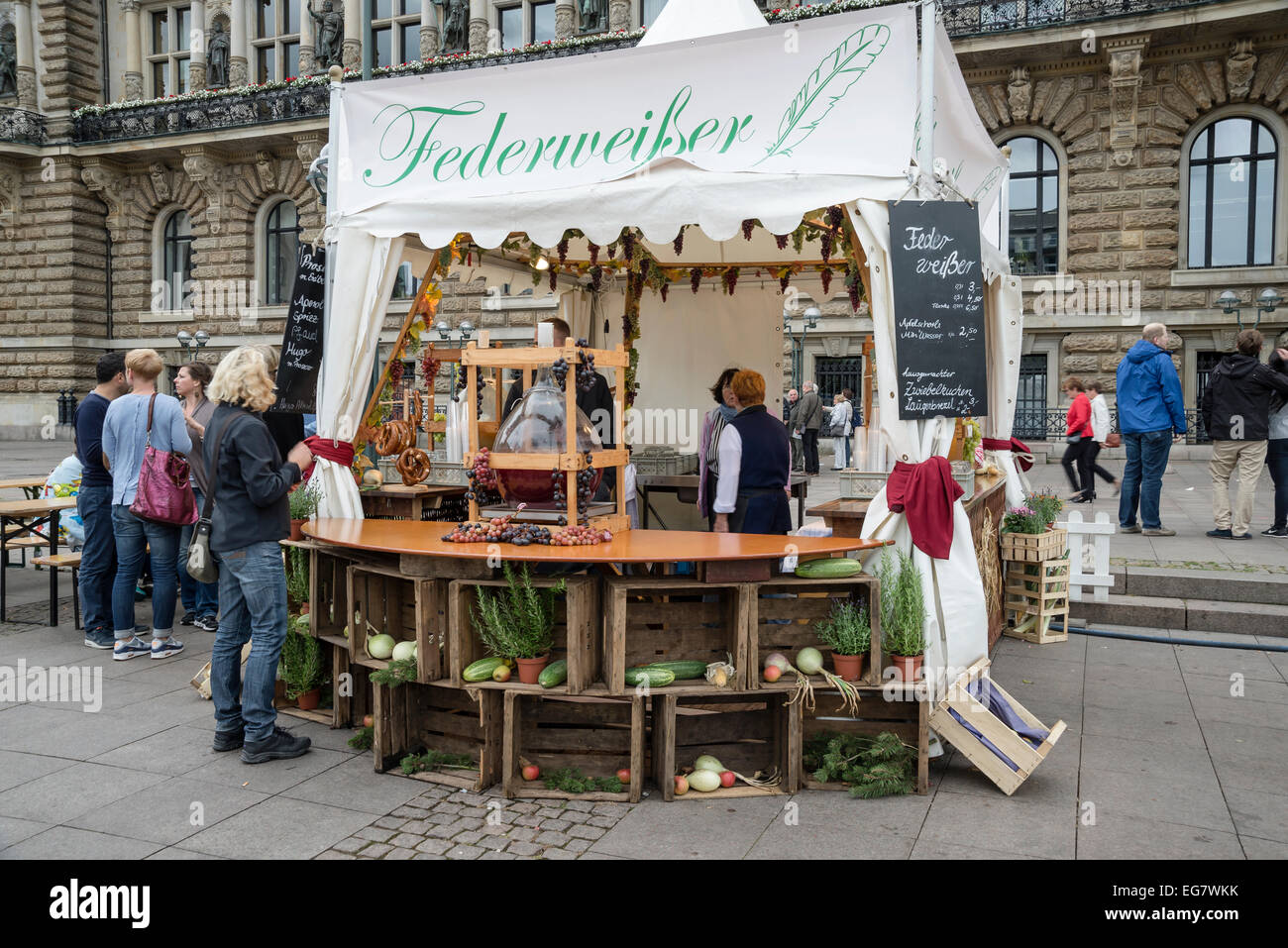 Kiosk sells natural fruit hi-res stock photography and images - Alamy