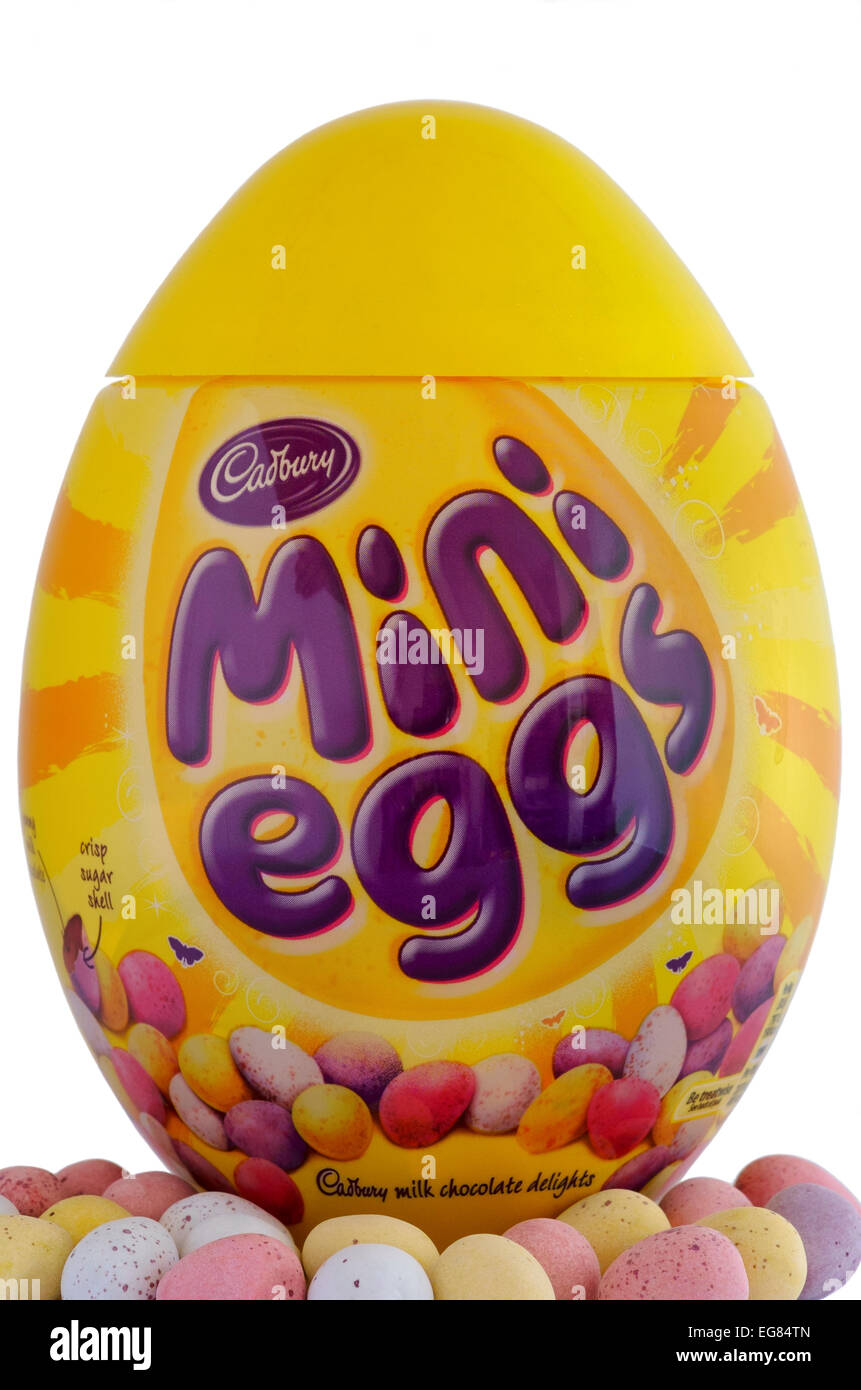 plastic egg shell containing packets of cadbury mini eggs Stock Photo ...