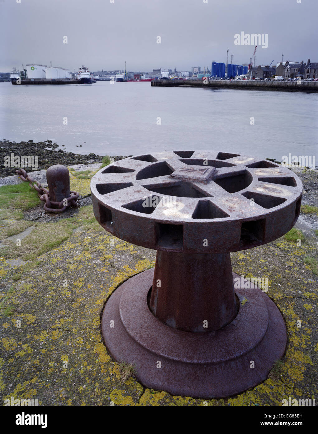 Aberdeen harbour in a heavy rain storm Stock Photo - Alamy