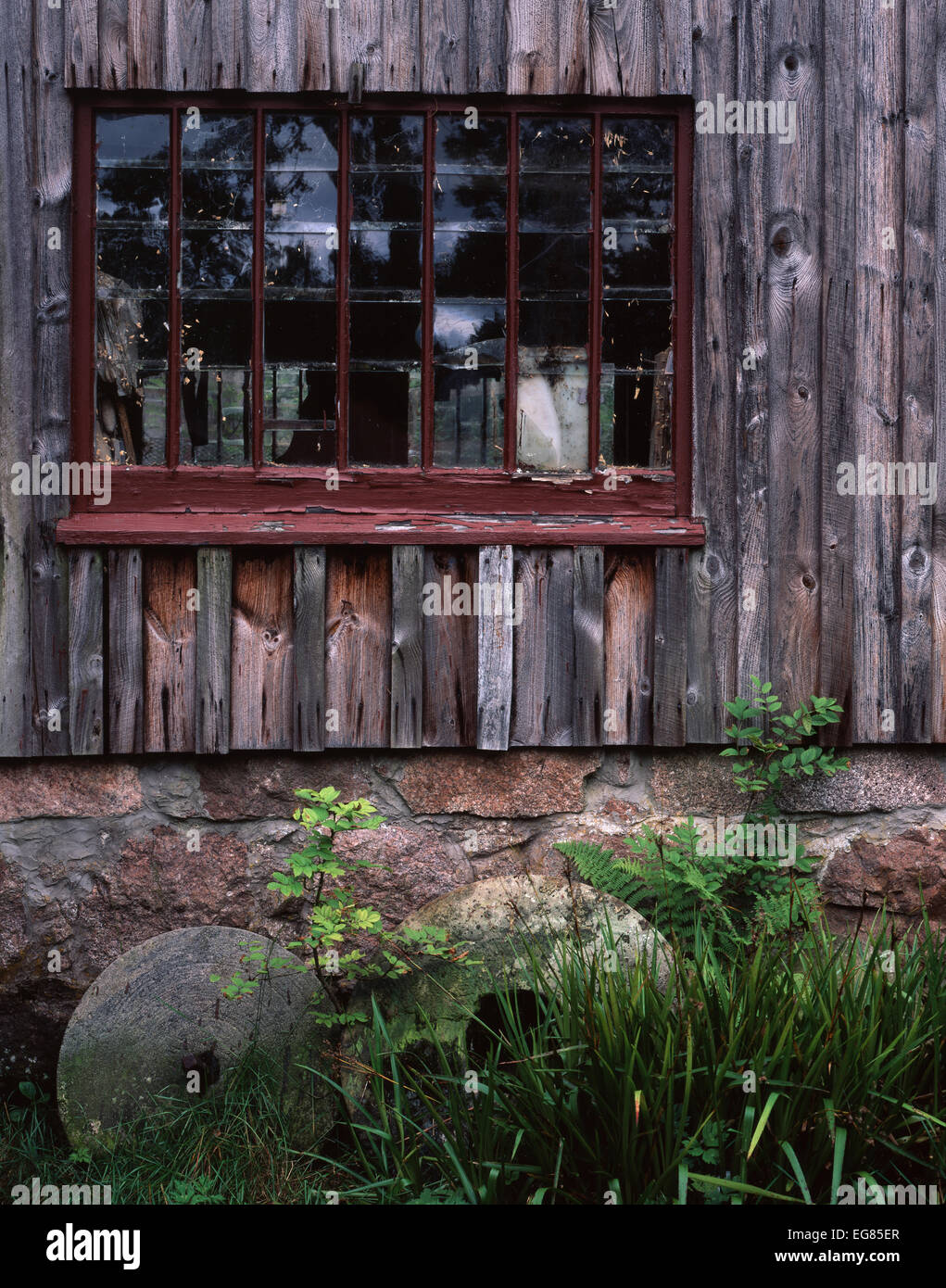 Empty broken bucket hi-res stock photography and images - Alamy